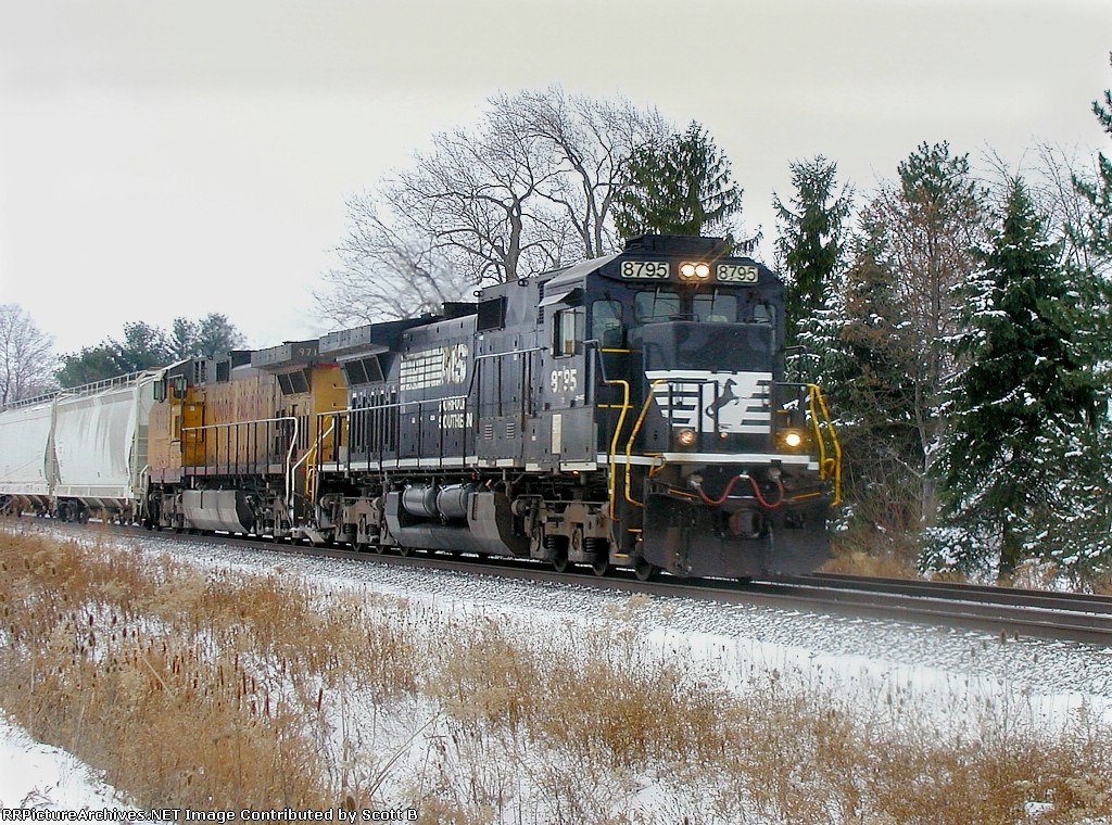 NS 8795 NS 15J 9:40 am